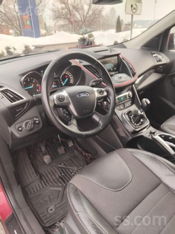 Red Ford Kuga 2016 in Kraslava, with an engine capacity of 2.00 L and mileage of 187 thousand km for 10000 €, photo 4 on AUTOMOTO.COM.LV