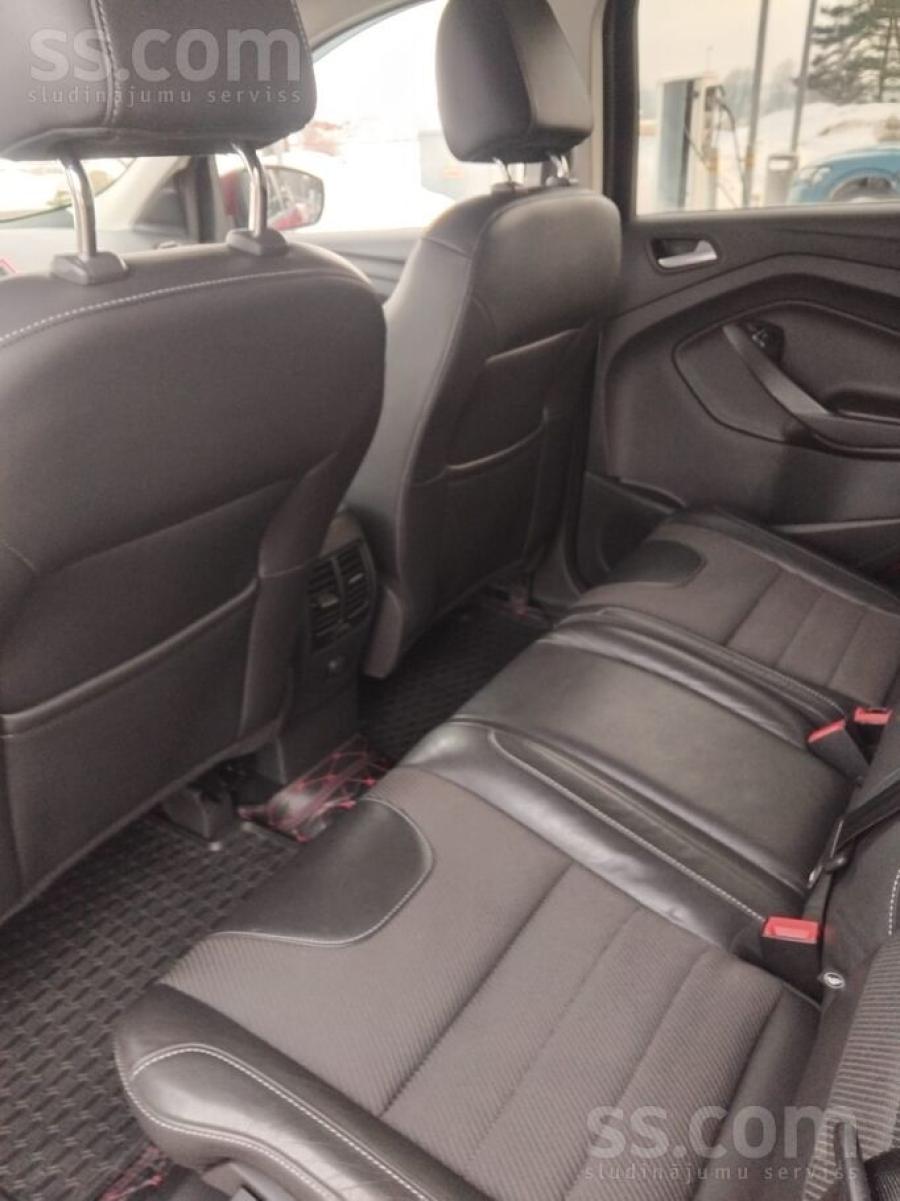 Sarkans Ford Kuga 2016 Krāslava, ar dzinēja tilpumu 2.00 L un nobraukumu 187 tūkst. km par 10000 €, foto 6 vietnē AUTOMOTO.COM.LV