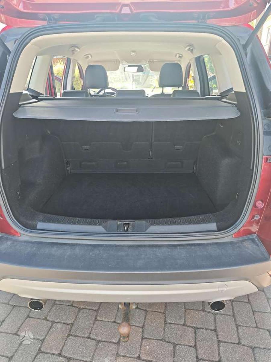 Red Ford Kuga 2016 in Taurage, with an engine capacity of 1.50 L and mileage of 167 thousand km for 6850 €, photo 9 on AUTOMOTO.COM.LV