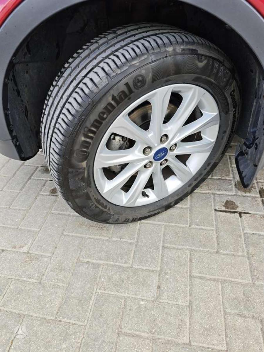 Red Ford Kuga 2016 in Taurage, with an engine capacity of 1.50 L and mileage of 167 thousand km for 6850 €, photo 14 on AUTOMOTO.COM.LV
