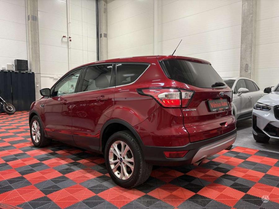 Sarkans Ford Kuga 2017 Viļņa, ar dzinēja tilpumu 1.50 L un nobraukumu 92 tūkst. km par 8999 €, foto 6 vietnē AUTOMOTO.COM.LV