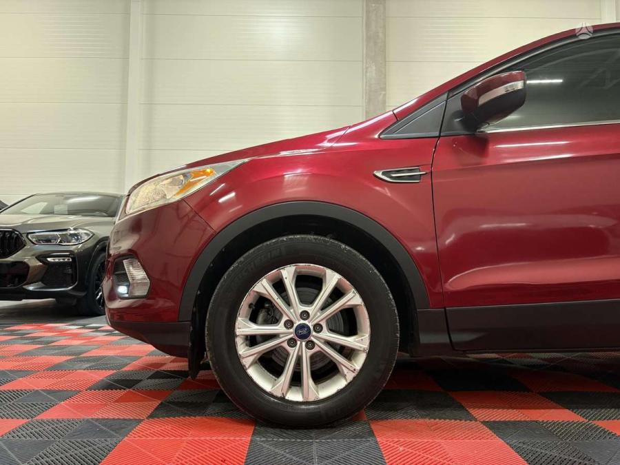 Sarkans Ford Kuga 2017 Viļņa, ar dzinēja tilpumu 1.50 L un nobraukumu 92 tūkst. km par 8999 €, foto 11 vietnē AUTOMOTO.COM.LV
