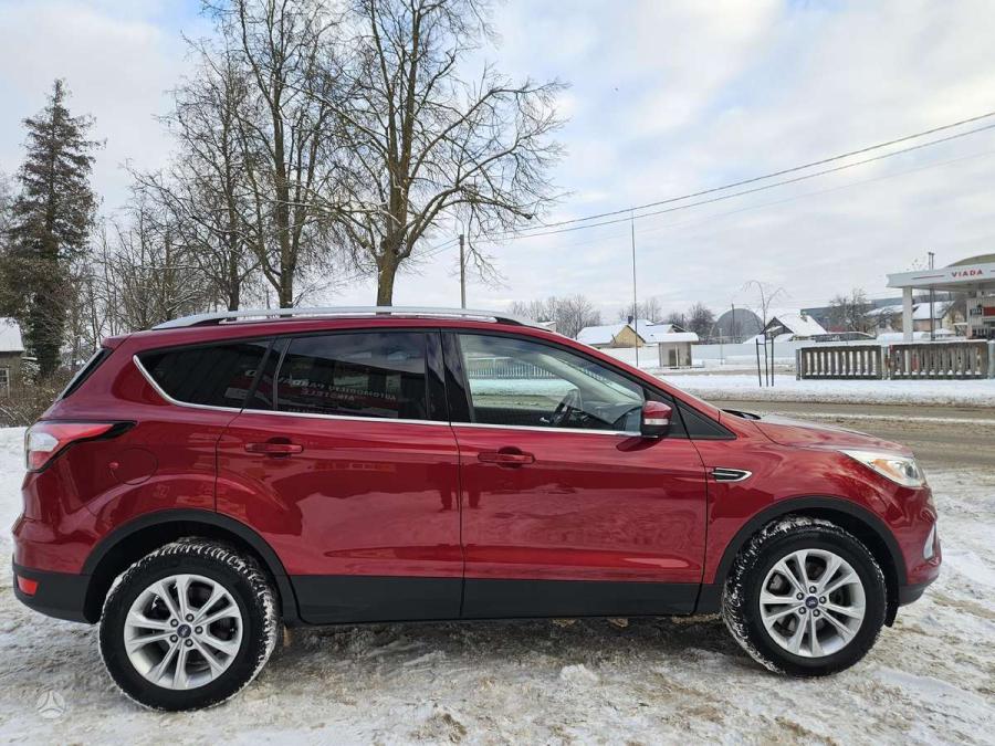 Red Ford Kuga 2017 in Siauliai, with an engine capacity of 1.50 L and mileage of 120 thousand km for 11950 €, photo 10 on AUTOMOTO.COM.LV