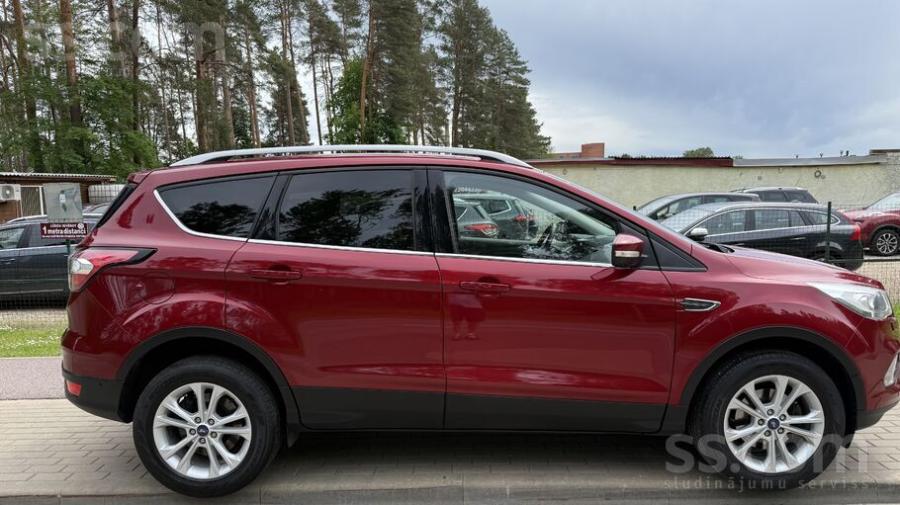 Sarkans Ford Kuga 2017 Valmiera, ar dzinēja tilpumu 1.50 L un nobraukumu 187 tūkst. km par 10800 €, foto 1 vietnē AUTOMOTO.COM.LV