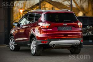 Sarkans Ford Kuga 2017 Jelgava, ar dzinēja tilpumu 2.00 L un nobraukumu 252 tūkst. km par 12999 €, foto 9 vietnē AUTOMOTO.COM.LV