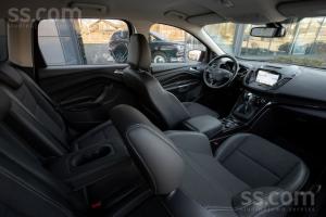 Sarkans Ford Kuga 2017 Jelgava, ar dzinēja tilpumu 2.00 L un nobraukumu 252 tūkst. km par 12999 €, foto 10 vietnē AUTOMOTO.COM.LV