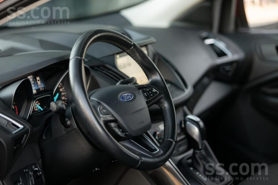 Sarkans Ford Kuga 2017 Jelgava, ar dzinēja tilpumu 2.00 L un nobraukumu 252 tūkst. km par 12999 €, foto 14 vietnē AUTOMOTO.COM.LV