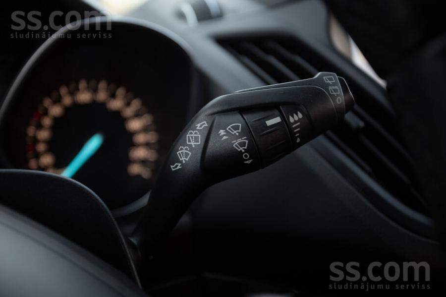 Sarkans Ford Kuga 2017 Jelgava, ar dzinēja tilpumu 2.00 L un nobraukumu 252 tūkst. km par 12999 €, foto 29 vietnē AUTOMOTO.COM.LV