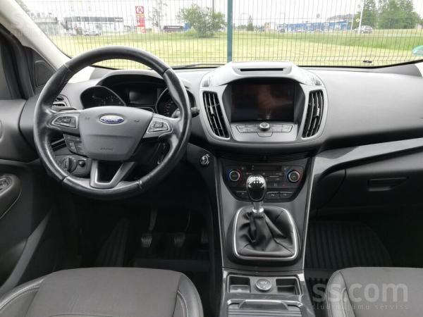 Red Ford Kuga 2017 in Saldus, with an engine capacity of 2.00 L and mileage of 263 thousand km for 10700 €, photo 8 on AUTOMOTO.COM.LV