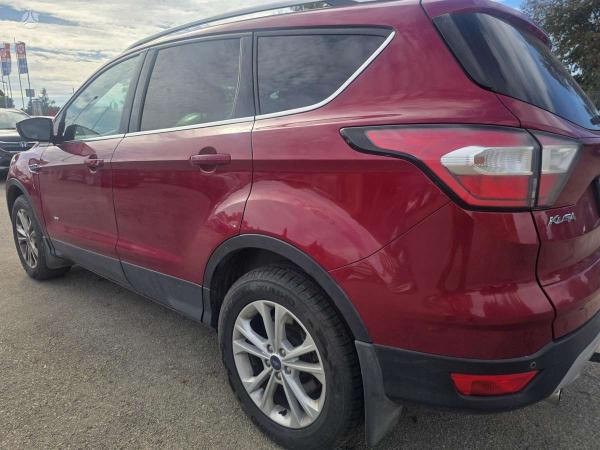 Sarkans Ford Kuga 2017 Marijampole, ar dzinēja tilpumu 1.50 L un nobraukumu 155 tūkst. km par 6200 €, foto 4 vietnē AUTOMOTO.COM.LV
