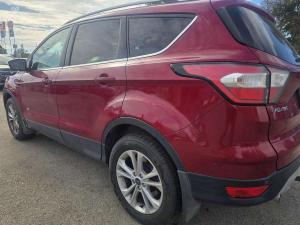 Sarkans Ford Kuga 2017 Marijampole, ar dzinēja tilpumu 1.50 L un nobraukumu 155 tūkst. km par 6200 €, foto 4 vietnē AUTOMOTO.COM.LV