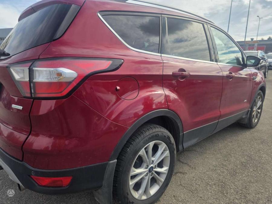Sarkans Ford Kuga 2017 Marijampole, ar dzinēja tilpumu 1.50 L un nobraukumu 155 tūkst. km par 6200 €, foto 5 vietnē AUTOMOTO.COM.LV