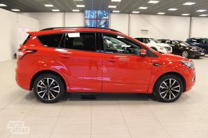 Red Ford Kuga 2018 in Kaunas, with an engine capacity of 0.00 L and mileage of 63 thousand km for 24364 €, photo 9 on AUTOMOTO.COM.LV