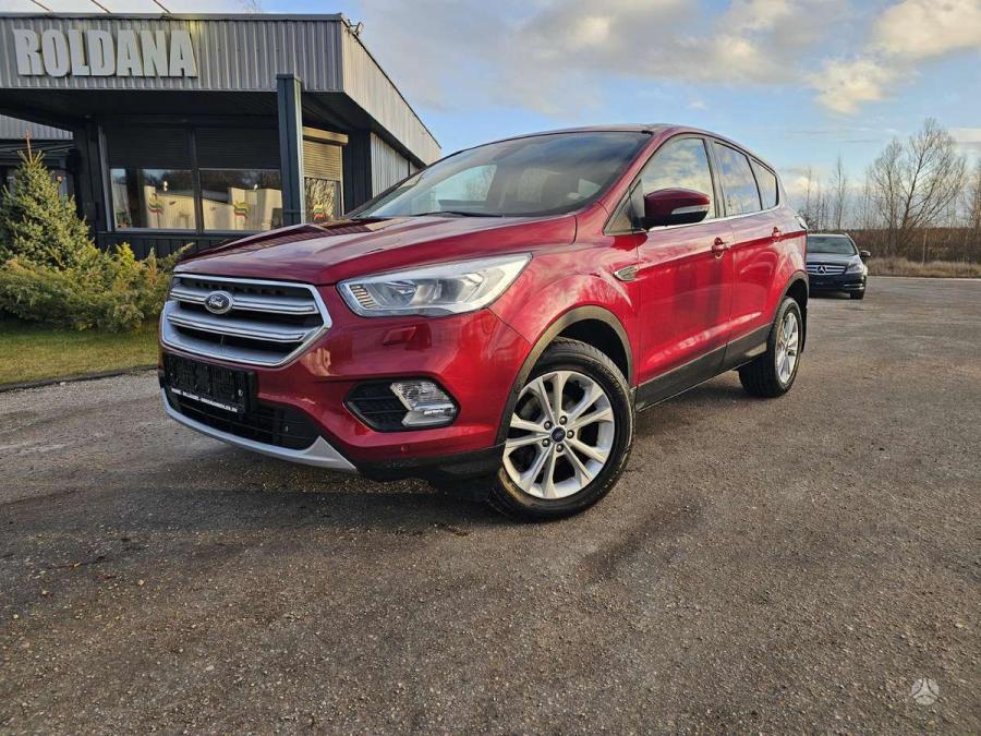 Sarkans Ford Kuga 2018 Pakruojis, ar dzinēja tilpumu 1.50 L un nobraukumu 166 tūkst. km par 8900 €, foto 1 vietnē AUTOMOTO.COM.LV