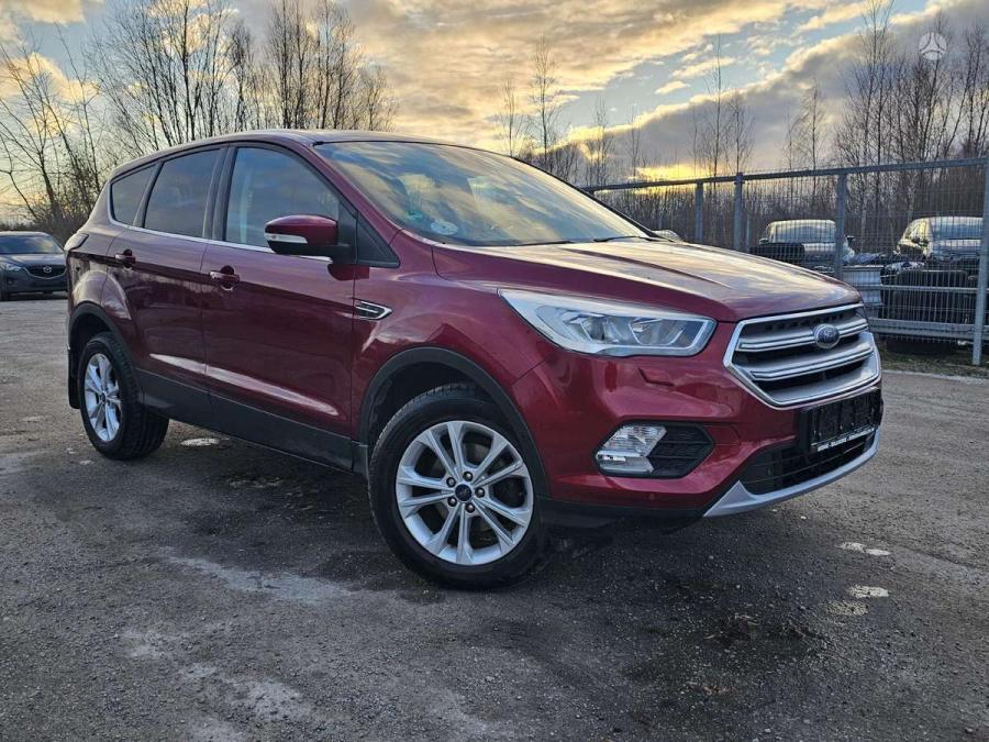 Sarkans Ford Kuga 2018 Pakruojis, ar dzinēja tilpumu 1.50 L un nobraukumu 166 tūkst. km par 8900 €, foto 2 vietnē AUTOMOTO.COM.LV