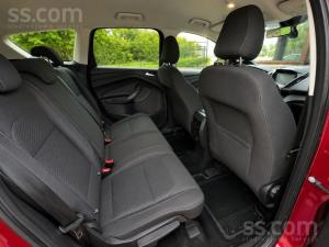 Red Ford Kuga 2018 in Riga, with an engine capacity of 1.50 L and mileage of 156 thousand km for 12700 €, photo 12 on AUTOMOTO.COM.LV