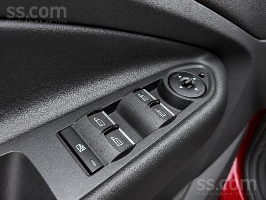 Red Ford Kuga 2018 in Riga, with an engine capacity of 1.50 L and mileage of 156 thousand km for 12700 €, photo 16 on AUTOMOTO.COM.LV