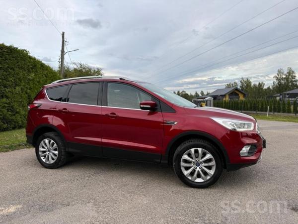 Ford Kuga 2018 Rīga vietnē Sarkans Ford Kuga 2018 Rīga, ar dzinēja tilpumu 1.50 L un nobraukumu 156 tūkst. km par 12600 €, foto 7 vietnē AUTOMOTO.COM.LV