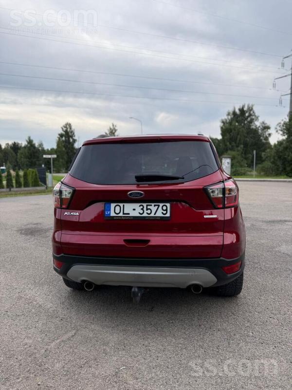 Ford Kuga 2018 Rīga vietnē Sarkans Ford Kuga 2018 Rīga, ar dzinēja tilpumu 1.50 L un nobraukumu 156 tūkst. km par 12600 €, foto 10 vietnē AUTOMOTO.COM.LV