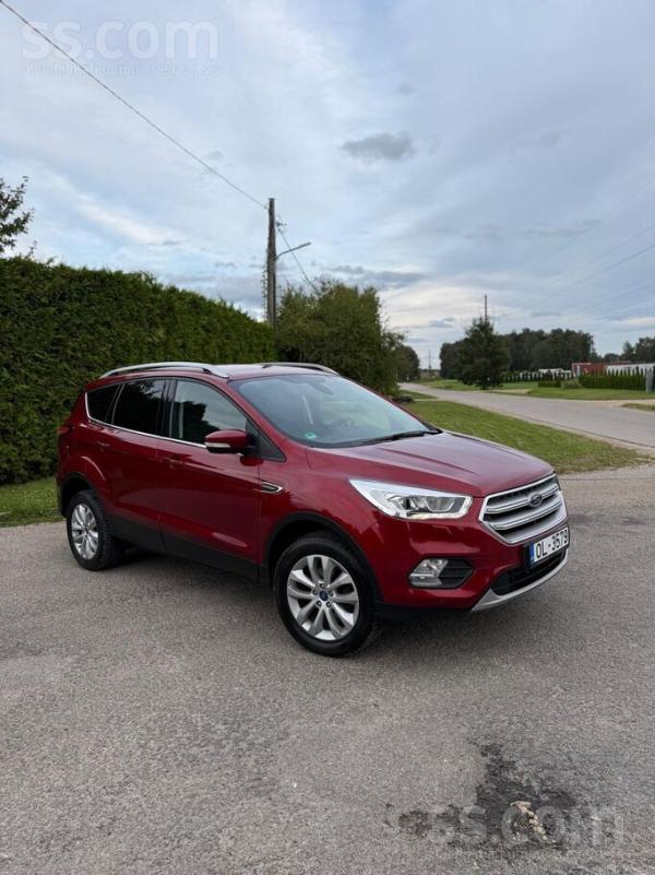 Red Ford Kuga 2018 in Riga, with an engine capacity of 1.50 L and mileage of 156 thousand km for 12600 €, photo 5 on AUTOMOTO.COM.LV