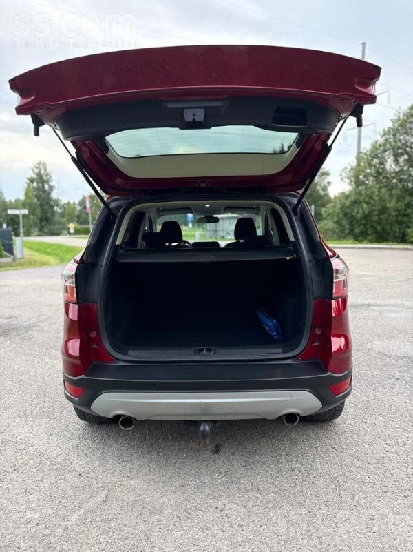 Red Ford Kuga 2018 in Riga, with an engine capacity of 1.50 L and mileage of 156 thousand km for 12600 €, photo 11 on AUTOMOTO.COM.LV