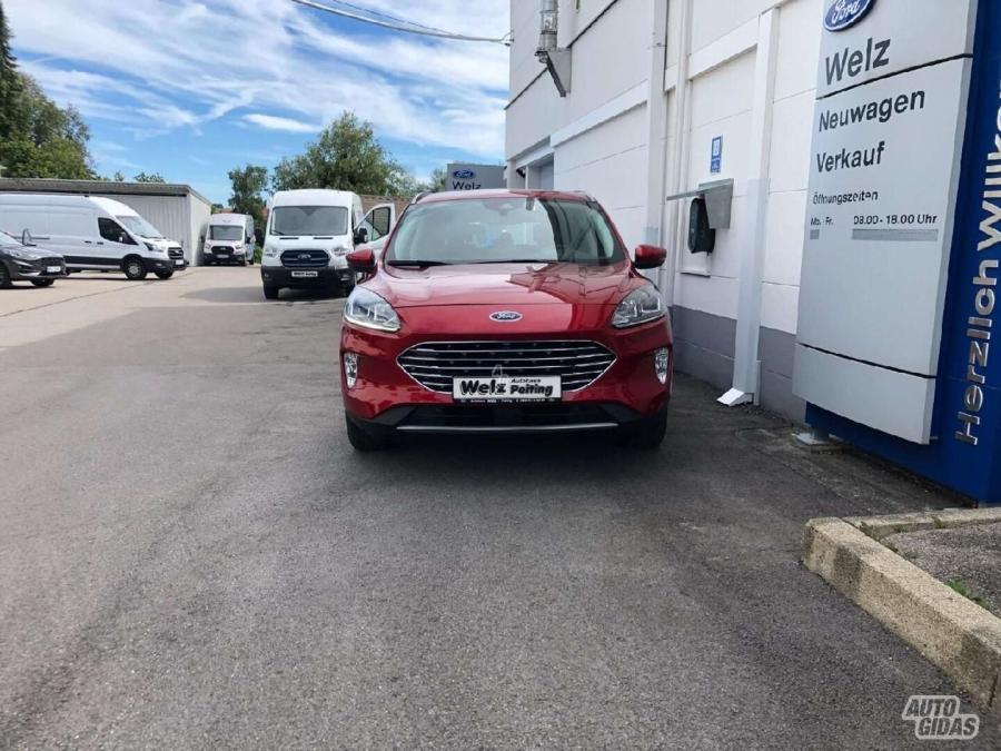 Red Ford Kuga 2021 in Kaunas, with an engine capacity of 2.50 L and mileage of 46 thousand km for 25377 €, photo 1 on AUTOMOTO.COM.LV