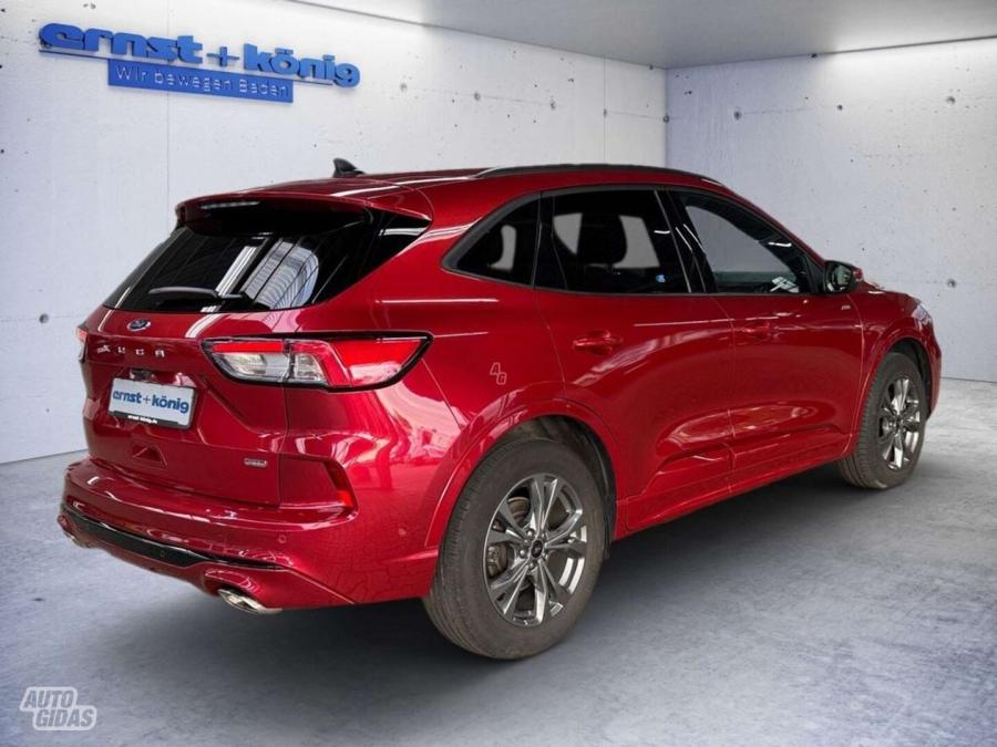 Red Ford Kuga 2021 in Kaunas, with an engine capacity of 2.50 L and mileage of 79 thousand km for 25995 €, photo 3 on AUTOMOTO.COM.LV