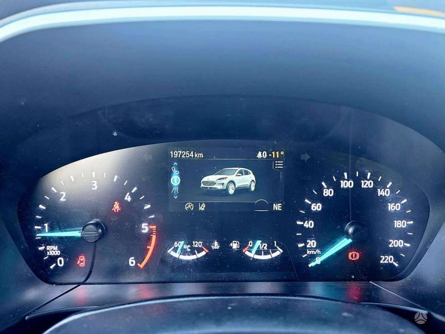 Sarkans Ford Kuga 2021 Tauragė, ar dzinēja tilpumu 2.00 L un nobraukumu 197 tūkst. km par 9800 €, foto 24 vietnē AUTOMOTO.COM.LV
