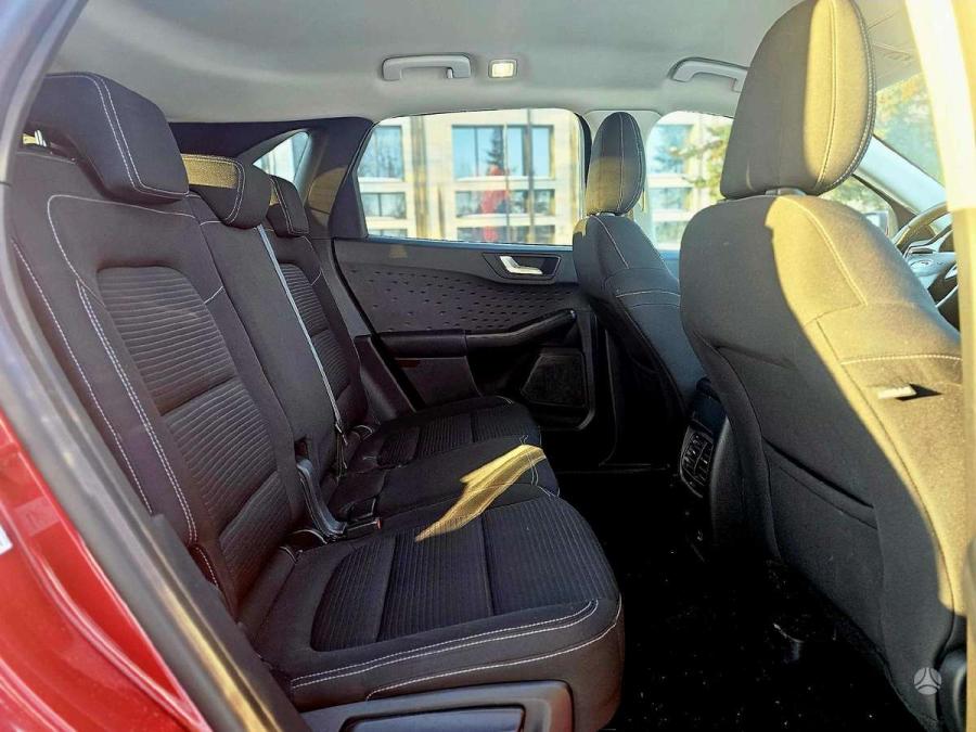 Sarkans Ford Kuga 2021 Tauragė, ar dzinēja tilpumu 2.00 L un nobraukumu 197 tūkst. km par 9800 €, foto 36 vietnē AUTOMOTO.COM.LV