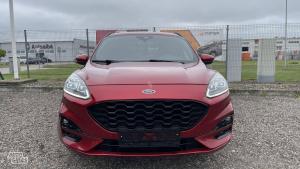 Red Ford Kuga 2021 in Marijampole, with an engine capacity of 2.50 L and mileage of 216 thousand km for 15990 €, photo 5 on AUTOMOTO.COM.LV
