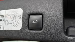Red Ford Kuga 2021 in Marijampole, with an engine capacity of 2.50 L and mileage of 216 thousand km for 15990 €, photo 32 on AUTOMOTO.COM.LV