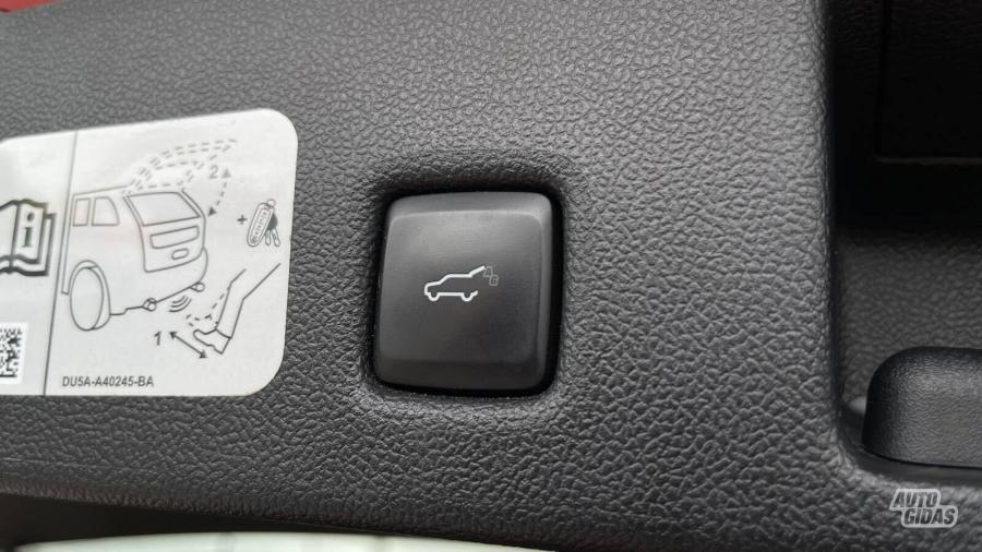 Red Ford Kuga 2021 in Marijampole, with an engine capacity of 2.50 L and mileage of 216 thousand km for 15990 €, photo 32 on AUTOMOTO.COM.LV