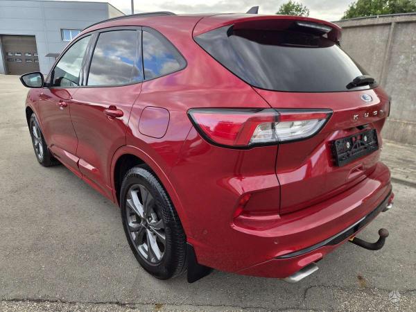 Sarkans Ford Kuga 2021 Mažeikiai, ar dzinēja tilpumu 2.50 L un nobraukumu 108 tūkst. km par 15900 €, foto 3 vietnē AUTOMOTO.COM.LV
