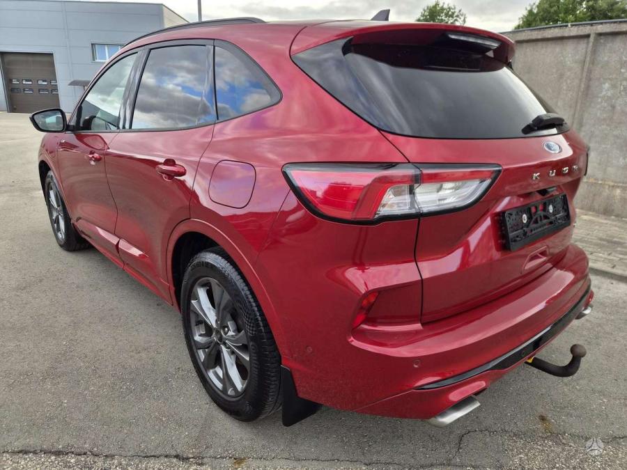 Sarkans Ford Kuga 2021 Mažeikiai, ar dzinēja tilpumu 2.50 L un nobraukumu 108 tūkst. km par 15900 €, foto 4 vietnē AUTOMOTO.COM.LV