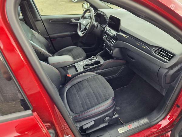 Sarkans Ford Kuga 2021 Mažeikiai, ar dzinēja tilpumu 2.50 L un nobraukumu 108 tūkst. km par 15900 €, foto 9 vietnē AUTOMOTO.COM.LV