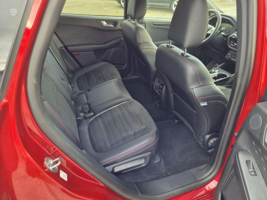 Sarkans Ford Kuga 2021 Mažeikiai, ar dzinēja tilpumu 2.50 L un nobraukumu 108 tūkst. km par 15900 €, foto 12 vietnē AUTOMOTO.COM.LV