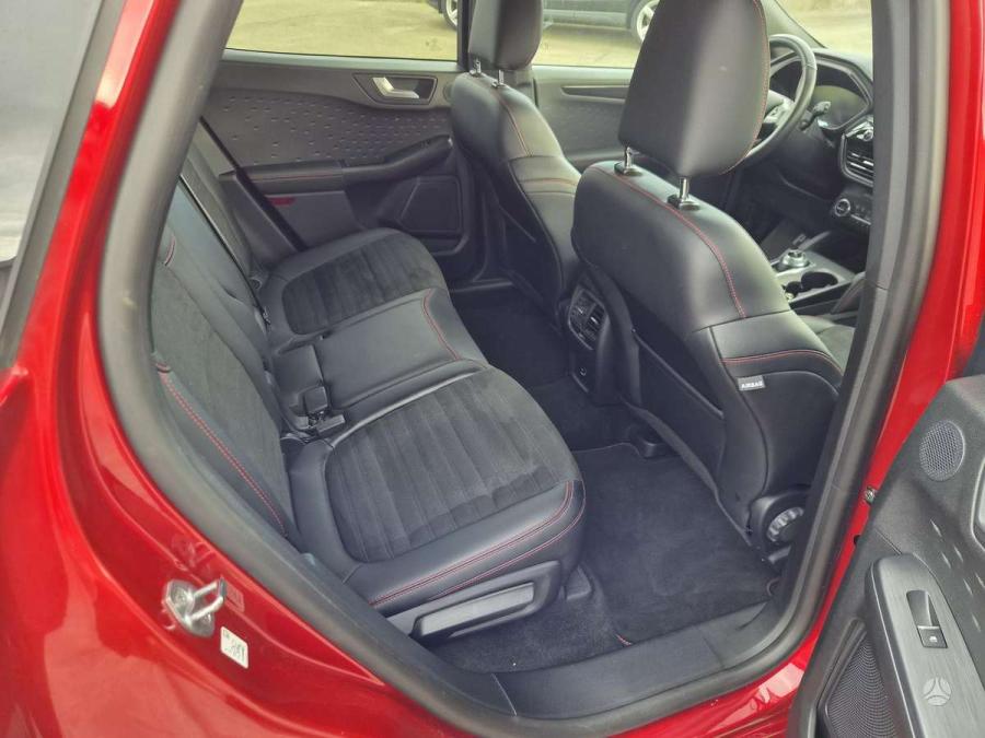 Sarkans Ford Kuga 2021 Mažeikiai, ar dzinēja tilpumu 2.49 L un nobraukumu 108 tūkst. km par 15400 €, foto 12 vietnē AUTOMOTO.COM.LV
