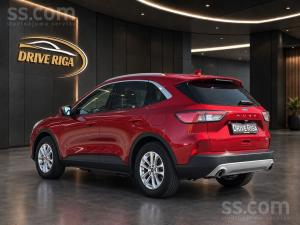 Red Ford Kuga 2021 in Riga, with an engine capacity of 2.50 L and mileage of 89 thousand km for 19300 €, photo 4 on AUTOMOTO.COM.LV
