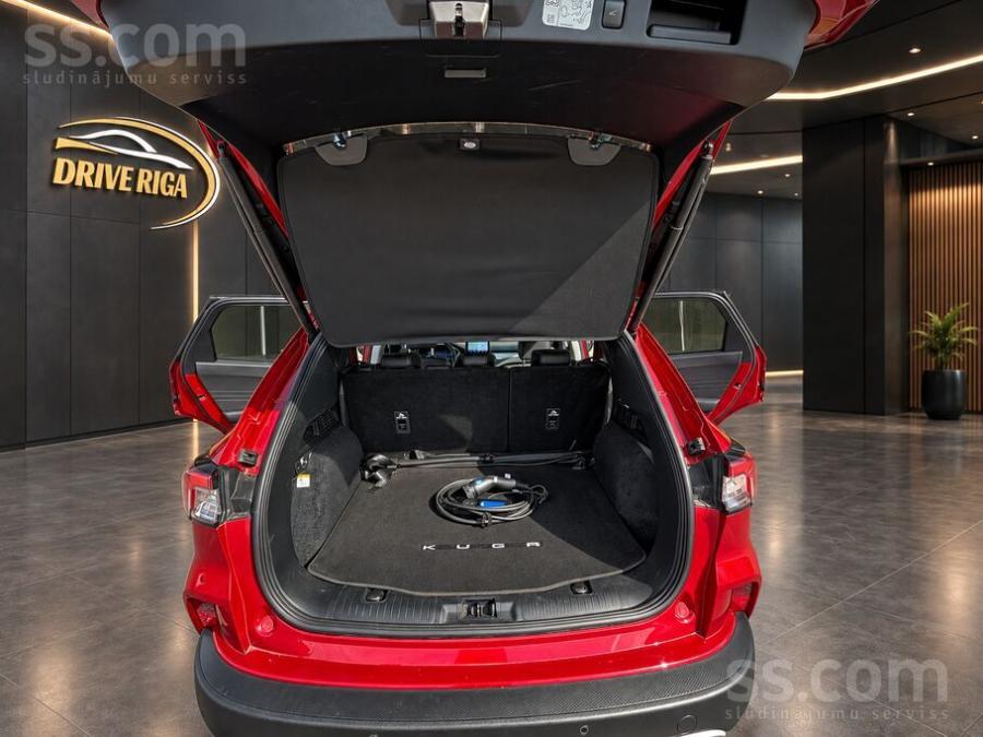 Red Ford Kuga 2021 in Riga, with an engine capacity of 2.50 L and mileage of 89 thousand km for 19300 €, photo 10 on AUTOMOTO.COM.LV