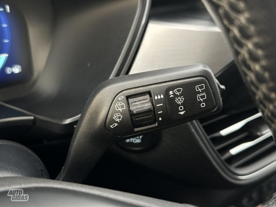 Red Ford Kuga 2021 in Kaunas, with an engine capacity of 1.50 L and mileage of 132 thousand km for 14772 €, photo 20 on AUTOMOTO.COM.LV