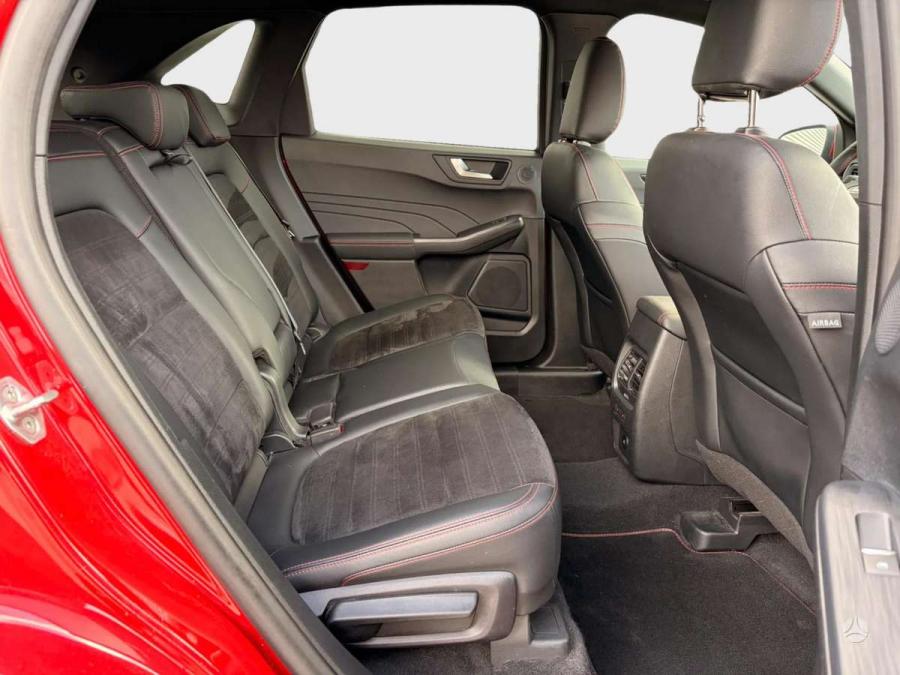 Sarkans Ford Kuga 2022 Viļņa, ar dzinēja tilpumu 2.49 L un nobraukumu 99 tūkst. km par 20500 €, foto 16 vietnē AUTOMOTO.COM.LV