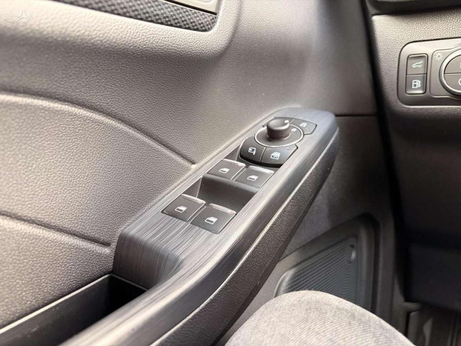 Sarkans Ford Kuga 2022 Viļņa, ar dzinēja tilpumu 2.49 L un nobraukumu 99 tūkst. km par 20500 €, foto 23 vietnē AUTOMOTO.COM.LV