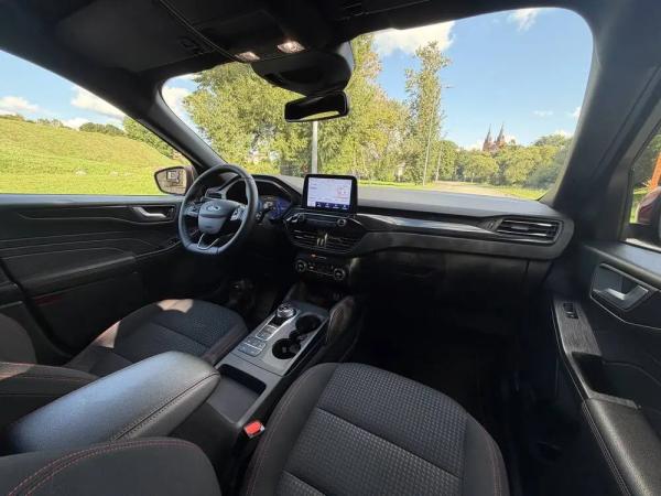 Red Ford Kuga 2022 in Rezekne, with an engine capacity of 2.00 L and mileage of 203 thousand km for 14990 €, photo 9 on AUTOMOTO.COM.LV