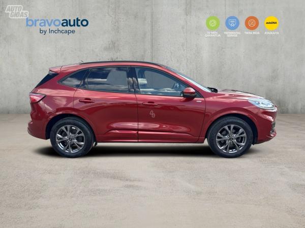 Red Ford Kuga 2023 in Kaunas, with an engine capacity of 2.50 L and mileage of 62 thousand km for 26771 €, photo 6 on AUTOMOTO.COM.LV