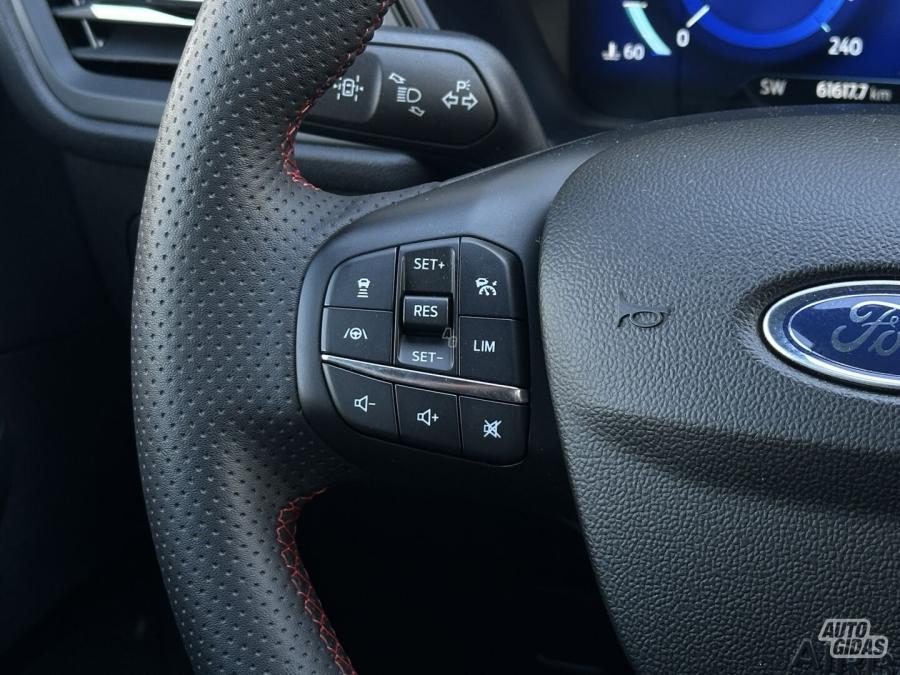 Sarkans Ford Kuga 2023 Kauņa, ar dzinēja tilpumu 2.50 L un nobraukumu 62 tūkst. km par 26771 €, foto 18 vietnē AUTOMOTO.COM.LV