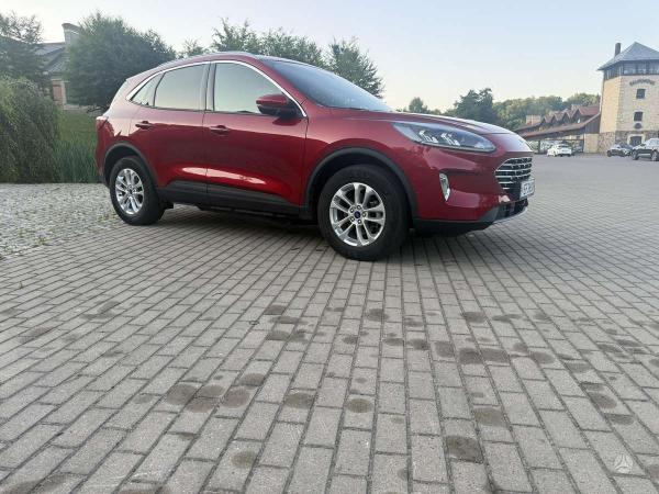 Sarkans Ford Kuga 2023 Viļņa, ar dzinēja tilpumu 2.49 L un nobraukumu 84 tūkst. km par 19300 €, foto 3 vietnē AUTOMOTO.COM.LV