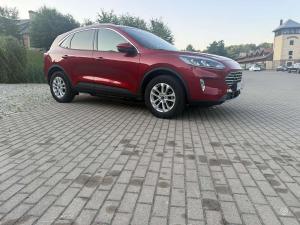 Red Ford Kuga 2023 in Vilnius, with an engine capacity of 2.49 L and mileage of 84 thousand km for 19300 €, photo 4 on AUTOMOTO.COM.LV