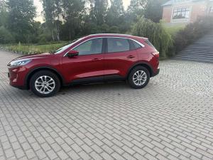 Red Ford Kuga 2023 in Vilnius, with an engine capacity of 2.49 L and mileage of 84 thousand km for 19300 €, photo 5 on AUTOMOTO.COM.LV