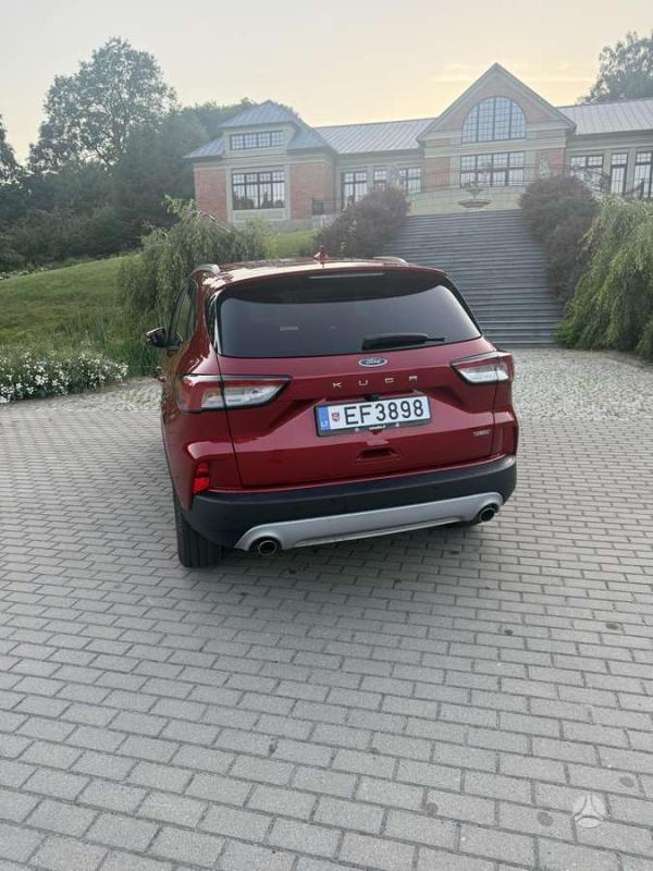 Sarkans Ford Kuga 2023 Viļņa, ar dzinēja tilpumu 2.49 L un nobraukumu 84 tūkst. km par 19300 €, foto 6 vietnē AUTOMOTO.COM.LV