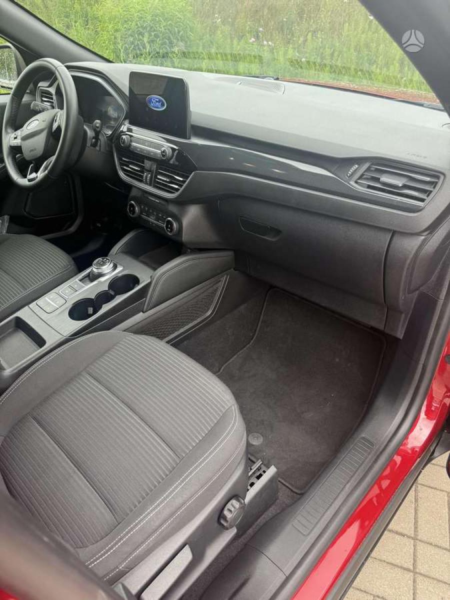 Red Ford Kuga 2023 in Vilnius, with an engine capacity of 2.49 L and mileage of 84 thousand km for 19300 €, photo 12 on AUTOMOTO.COM.LV